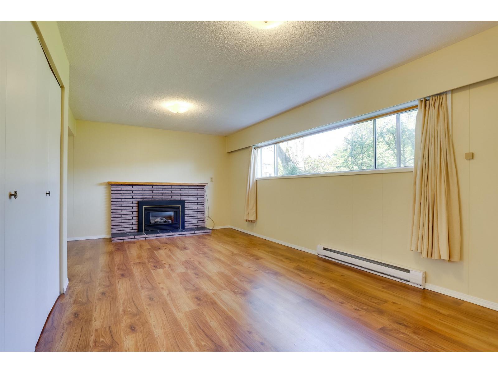 For sale: 15568 THRIFT AVENUE, White Rock, British Columbia V4B2L9 ...