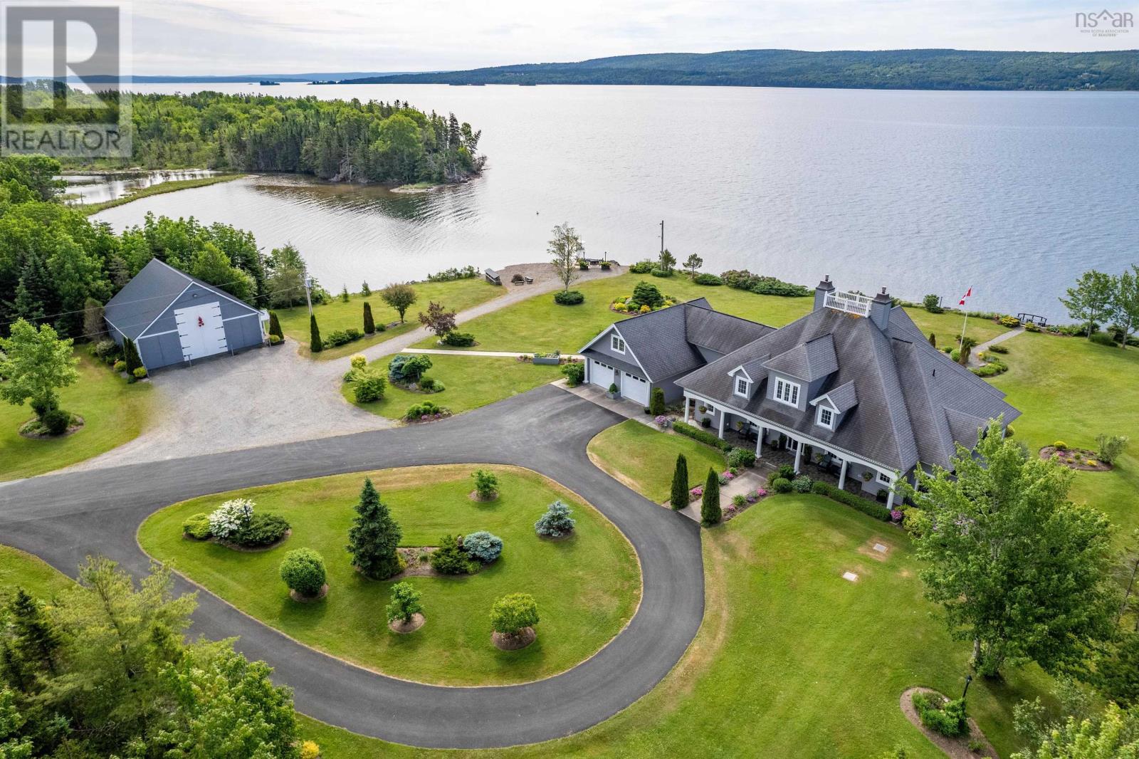 For sale: 8805 Highway 105 Baddeck Inlet Highway, Baddeck Inlet, Nova ...