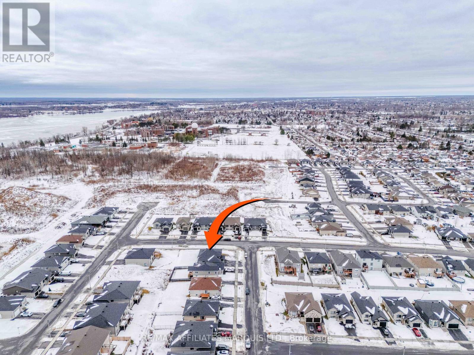 For sale: 2459 WATSON CRESCENT, Cornwall, Ontario K6H0H9 - X12716248 ...
