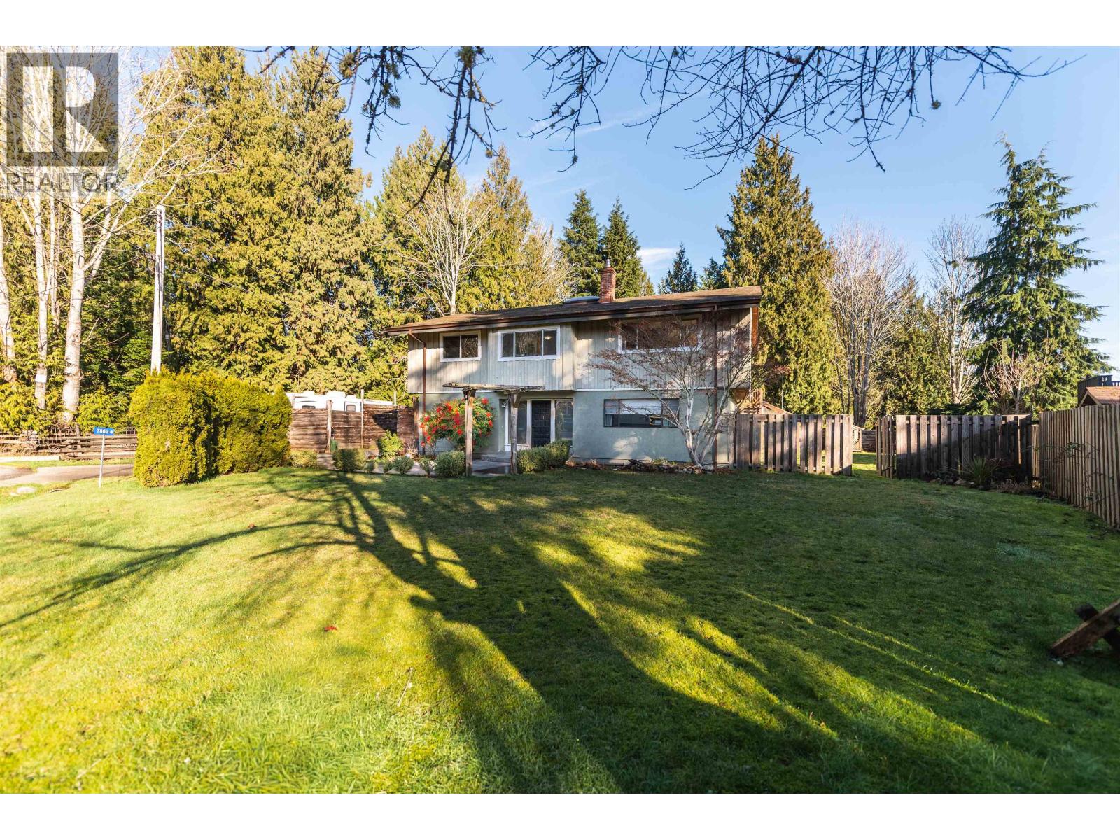 For sale: 7862 EAGLE DRIVE, Halfmoon Bay, British Columbia V7Z1A3 ...