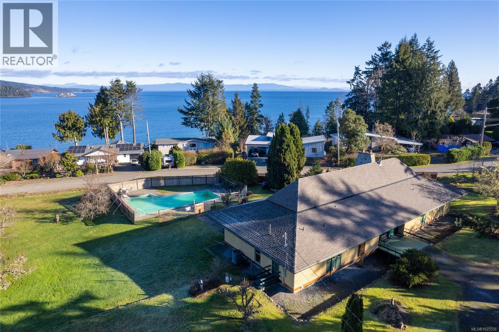 For sale: 160 Kopina Dr, Bowser, British Columbia V0R1G0 - 1025556 ...