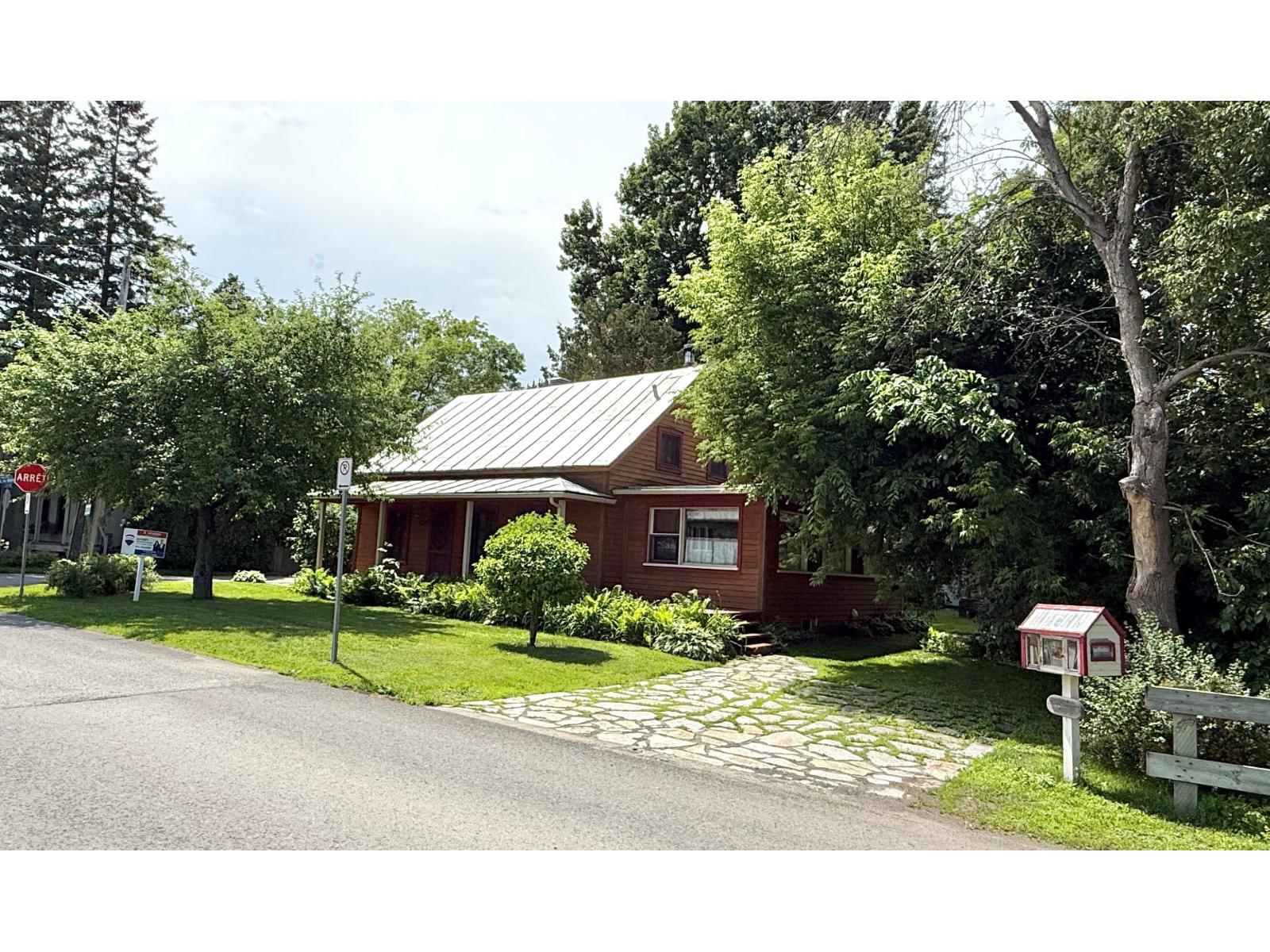 For sale: 423 Rue Ste-Marie, Lanoraie, Quebec J0K1E0 - 18223014 ...