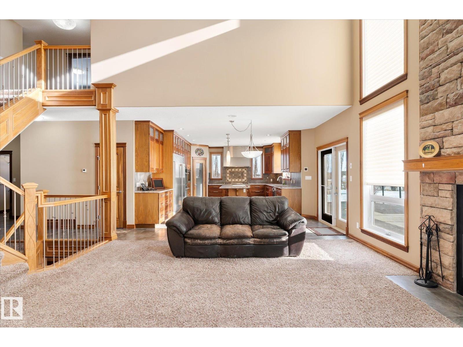 For sale: 27510 HWY 37 HI, Rural Sturgeon County, Alberta T8R0J2 ...