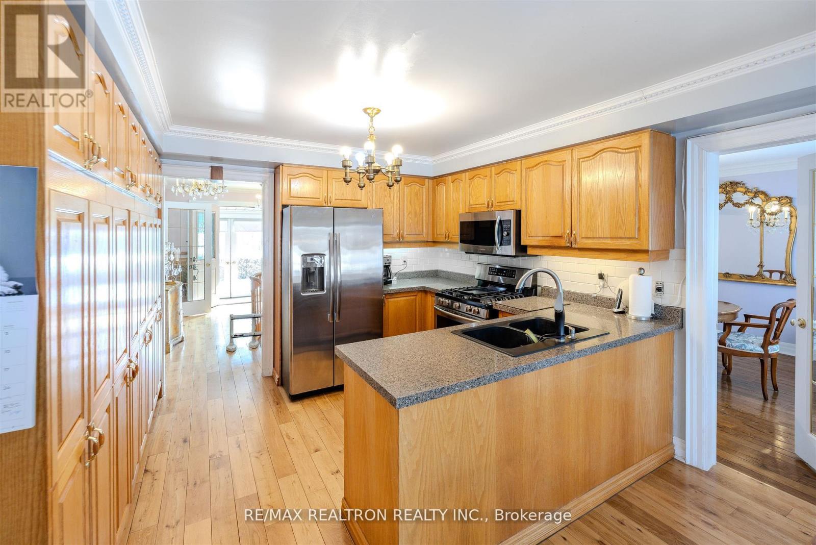 For sale: 60 ARTHUR HALL DRIVE, East Gwillimbury (Sharon), Ontario ...