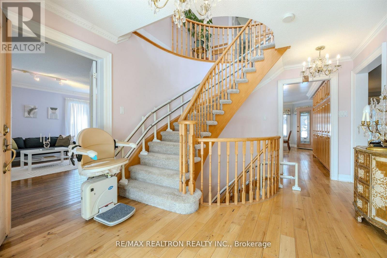 For sale: 60 ARTHUR HALL DRIVE, East Gwillimbury (Sharon), Ontario ...