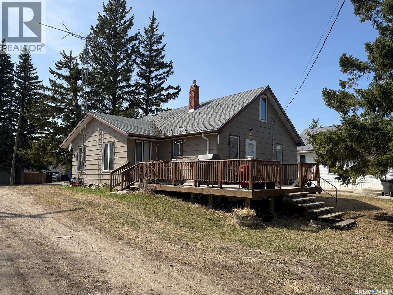 For sale: 105 Hall STREET, Wawota, Saskatchewan S0G5A0 - SK029395 ...