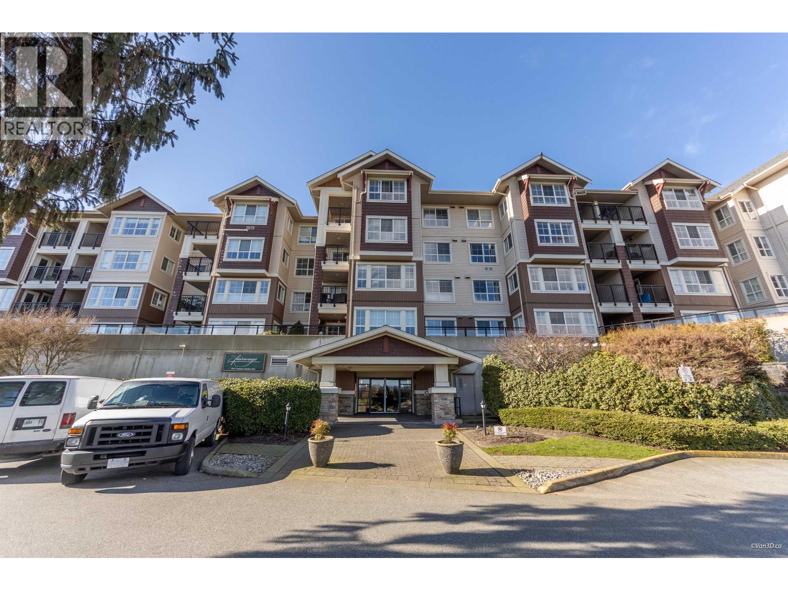 For sale: 214 19677 MEADOW GARDENS WAY, Pitt Meadows, British Columbia ...