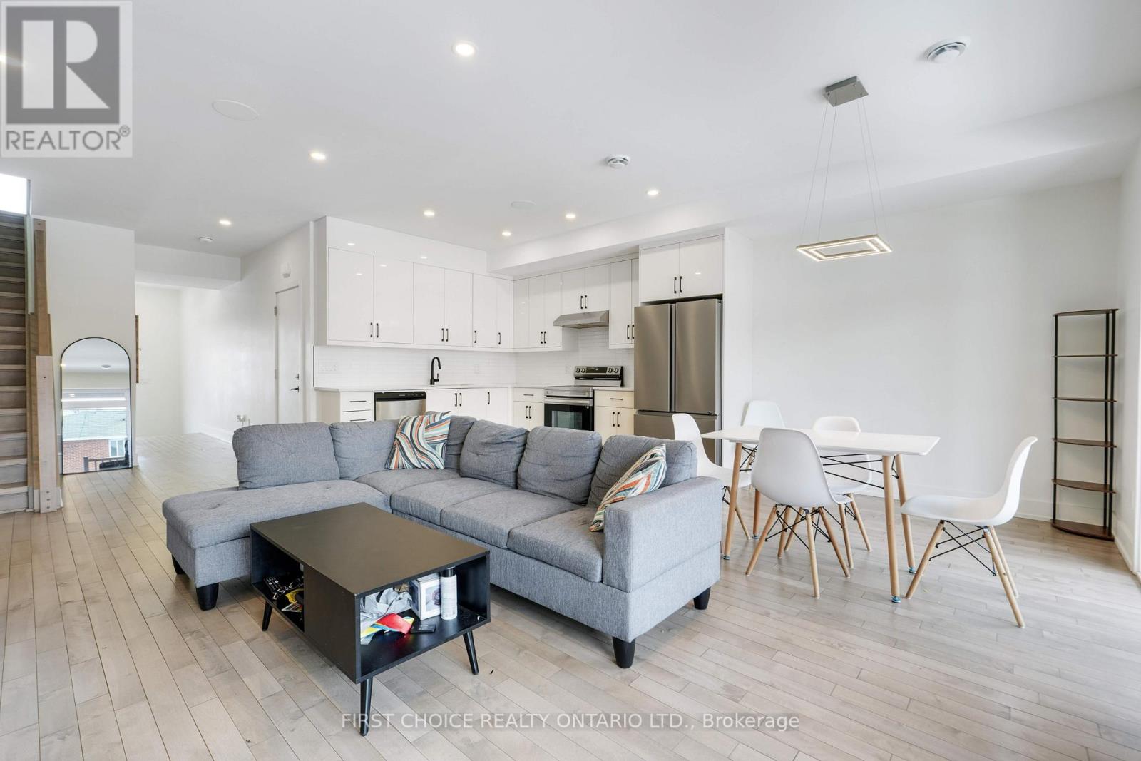 For sale: 271 QUEEN MARY STREET, Ottawa, Ontario K1K1X1 - X12846034 ...