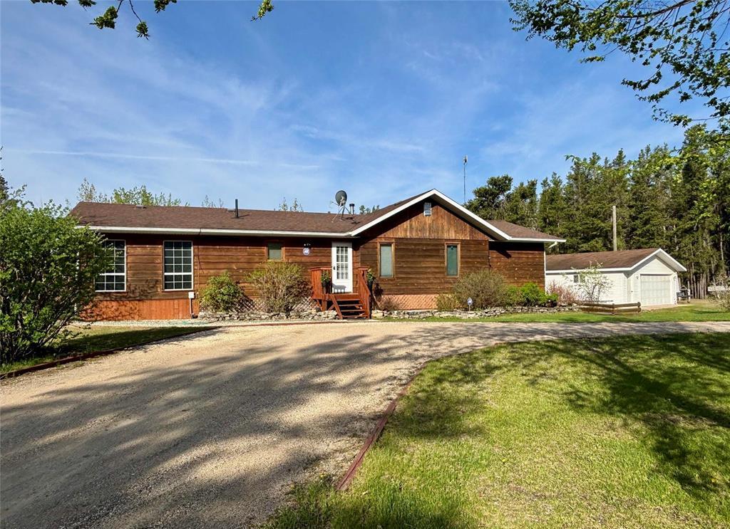 For sale: 1 BURNTWOOD Street, Lester Beach, Manitoba R0E0E0 - 202603991 ...