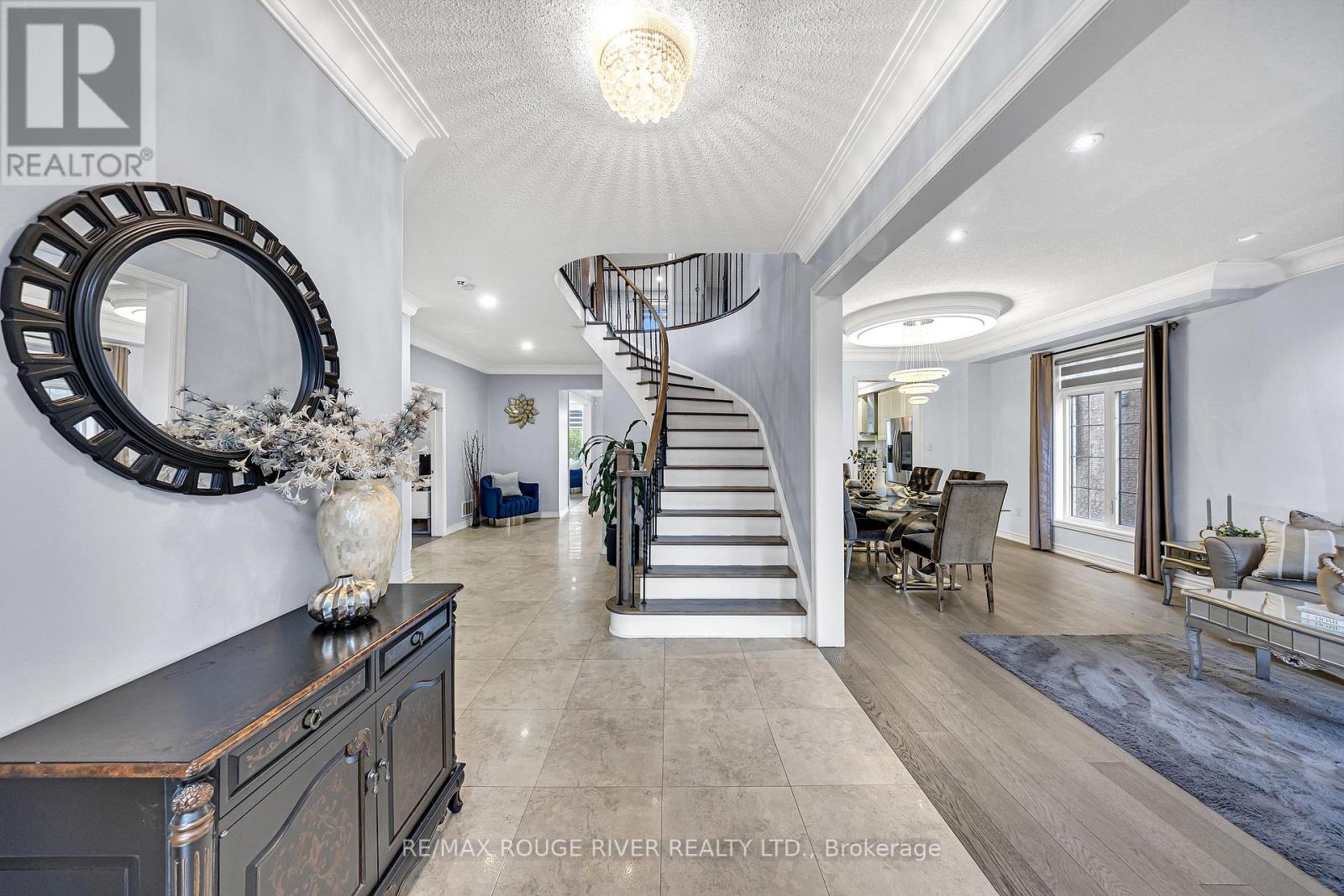 For sale: 8 ST PHILIP COURT, Whitby (Williamsburg), Ontario L1P0A5 ...