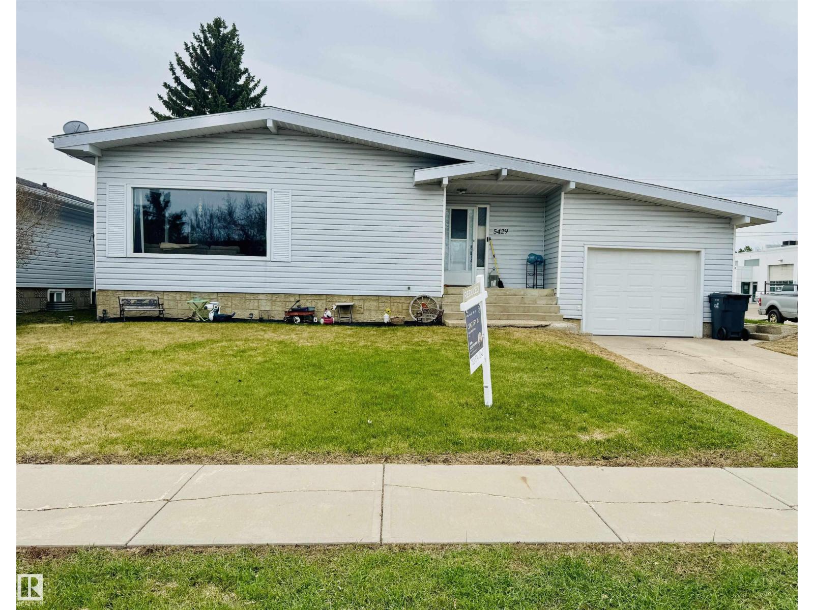 For sale: 5429 51 AV, St. Paul Town, Alberta T0A3A1 - E4477317 | REALTOR.ca