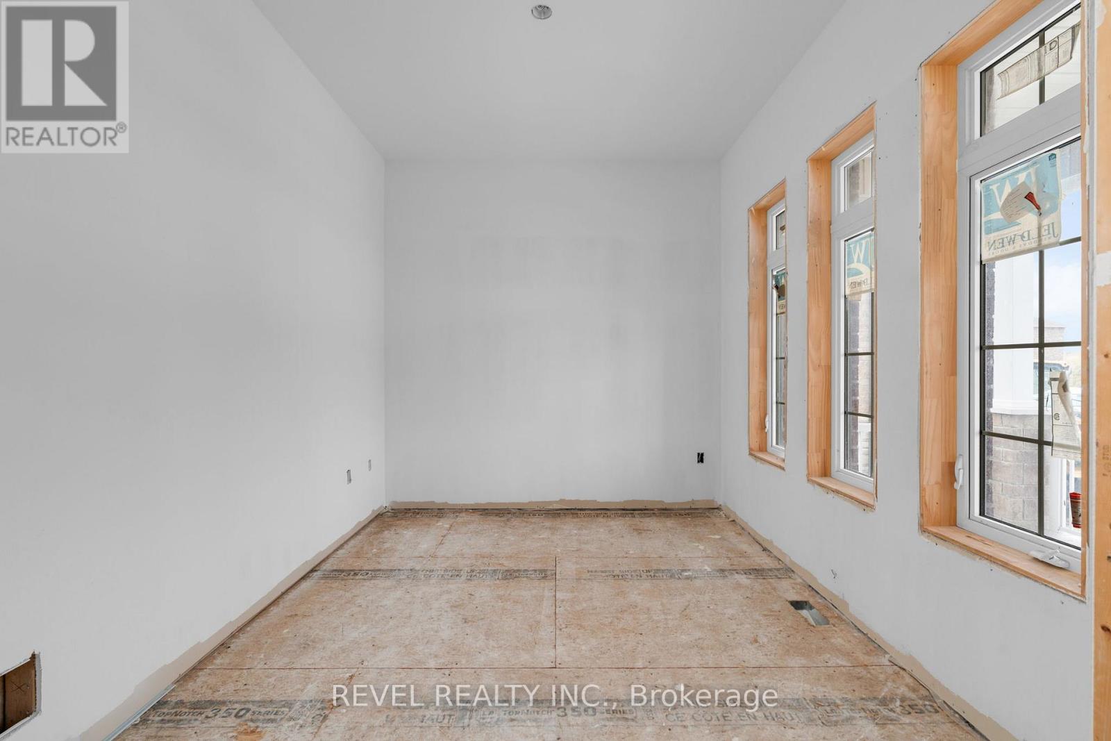 For sale: 57 WOOD CRESCENT, Essa (Angus), Ontario L3W0M5 - N12881570 ...