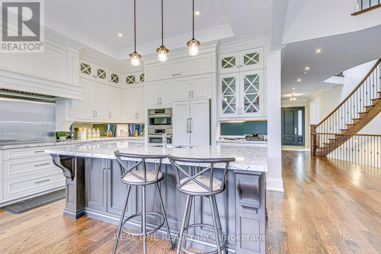 For sale: 332 SAWYER ROAD, Oakville (WO West), Ontario L6L3N7 ...