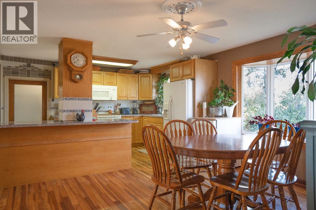 For sale: 440080 Range Road 260, Rural Ponoka County, Alberta T4J1R3 ...
