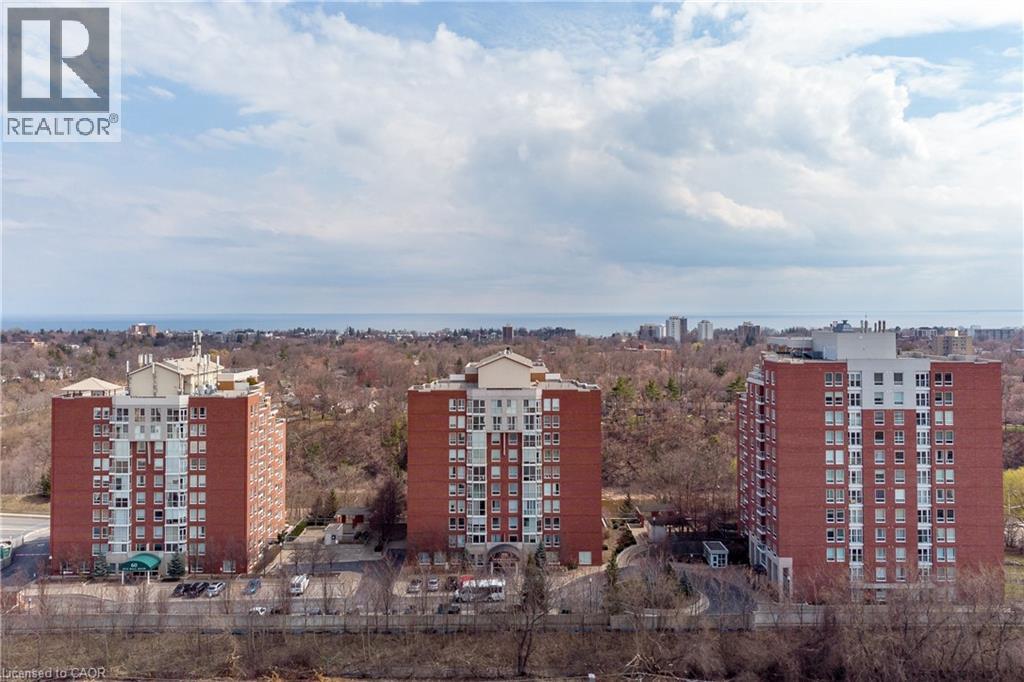 For sale: 50 OLD MILL Road Unit# PH8, Oakville, Ontario L6J7W1 ...