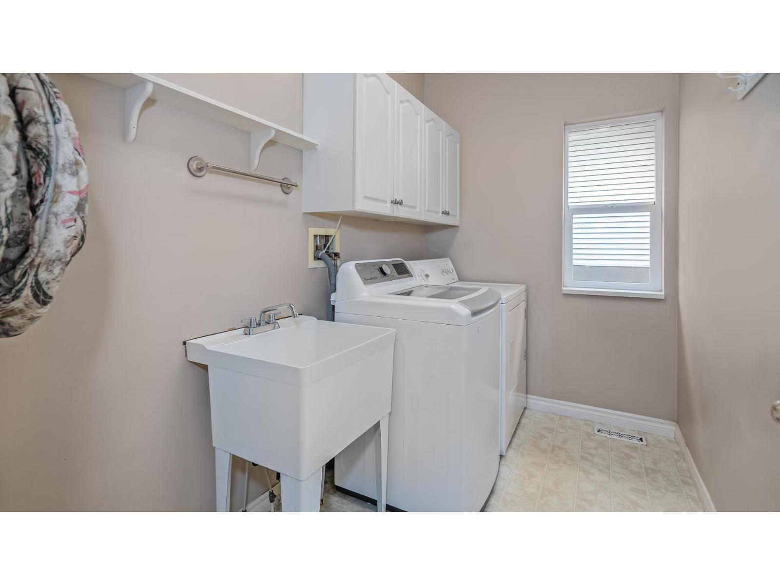 For sale: 37 47470 CHARTWELL DRIVE, Little Mountain, Chilliwack ...
