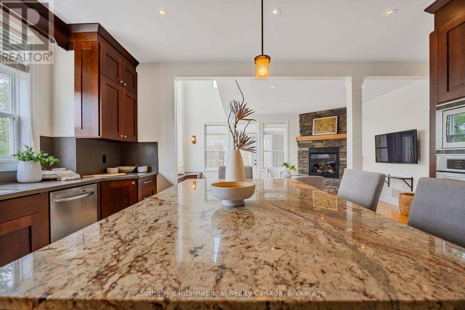 For sale: 2 SWAN LANE, Tay (Port McNicoll), Ontario L0K1R0 - S12902836 ...