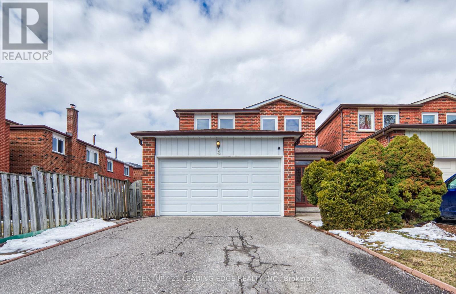 For sale: 4 TREERUN AVENUE, Toronto (Steeles), Ontario M1V3K6 ...