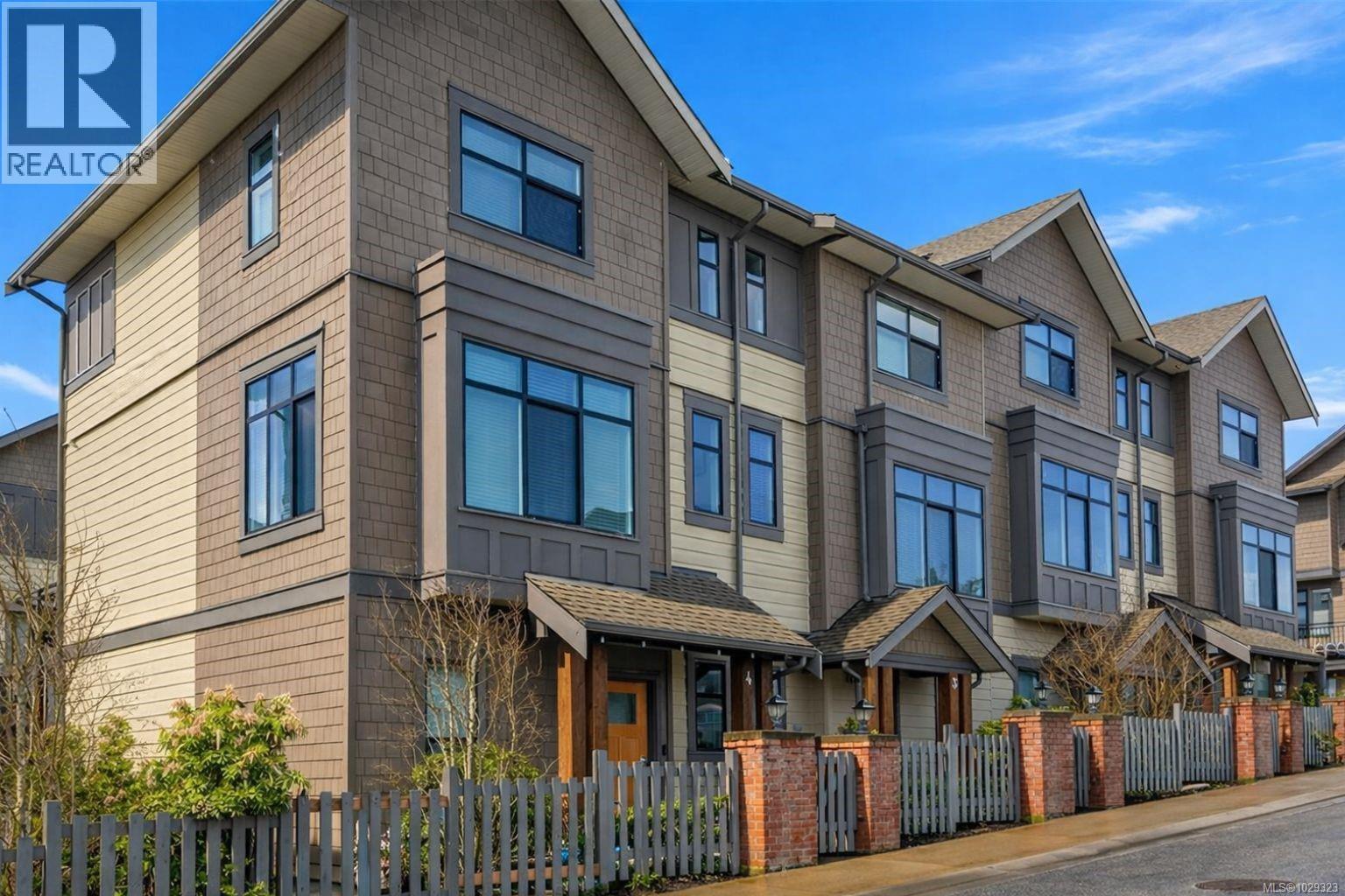 For sale: 4 350 Latoria Blvd, Colwood, British Columbia V9C0M9 ...