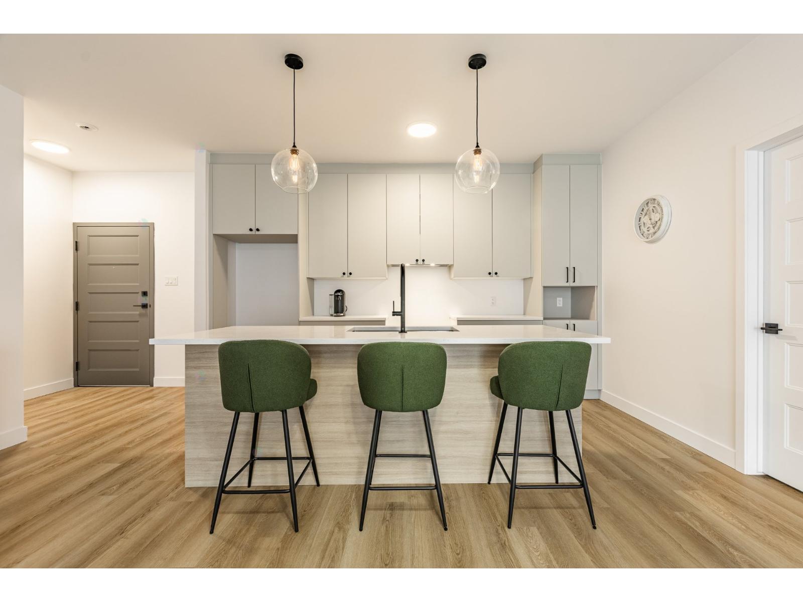 For rent: 184 Boul. Louis-Joseph-Papineau, #103, Cowansville, Quebec ...