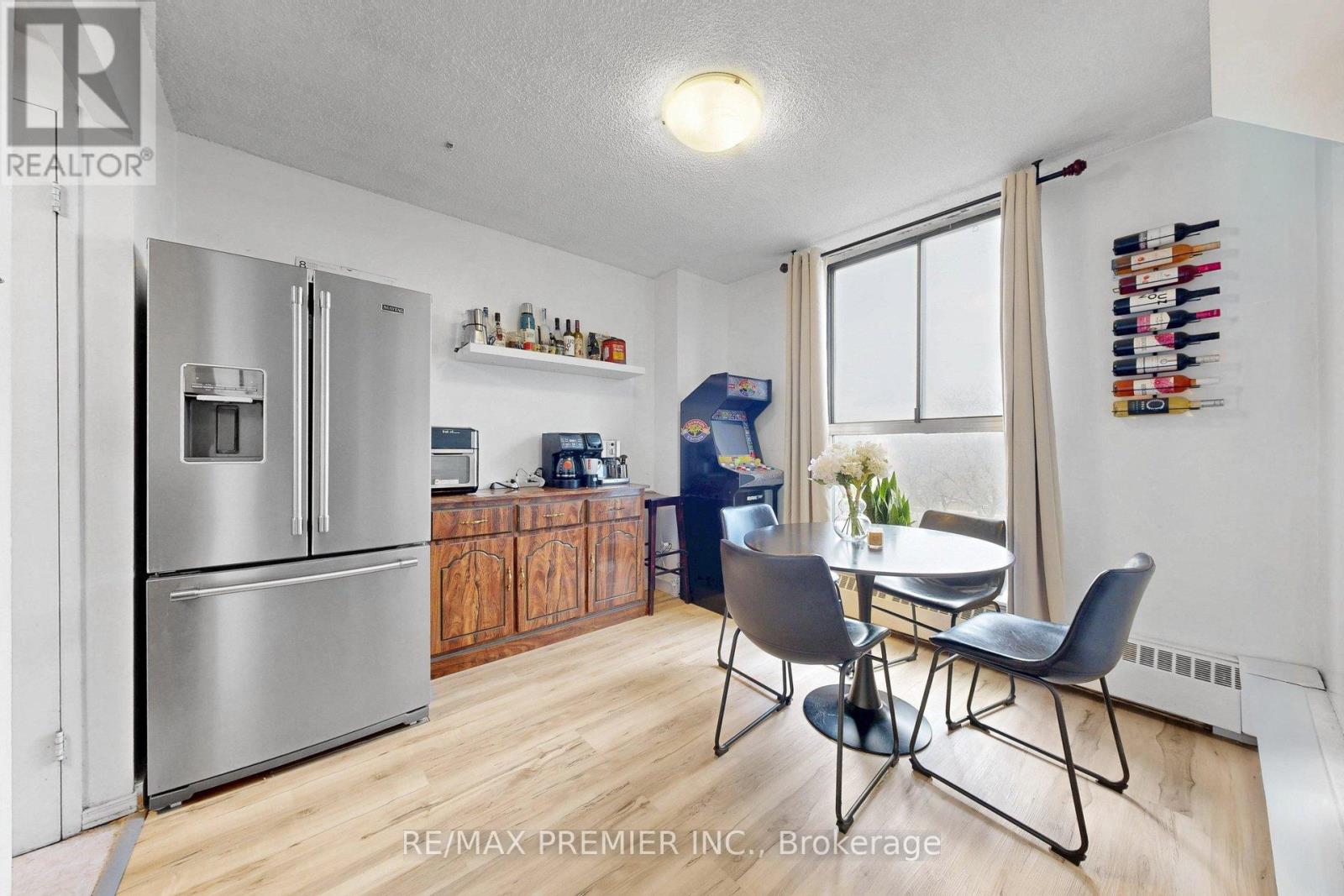 For sale: 428 - 4645 JANE STREET, Toronto (Black Creek), Ontario M3N2K9 ...