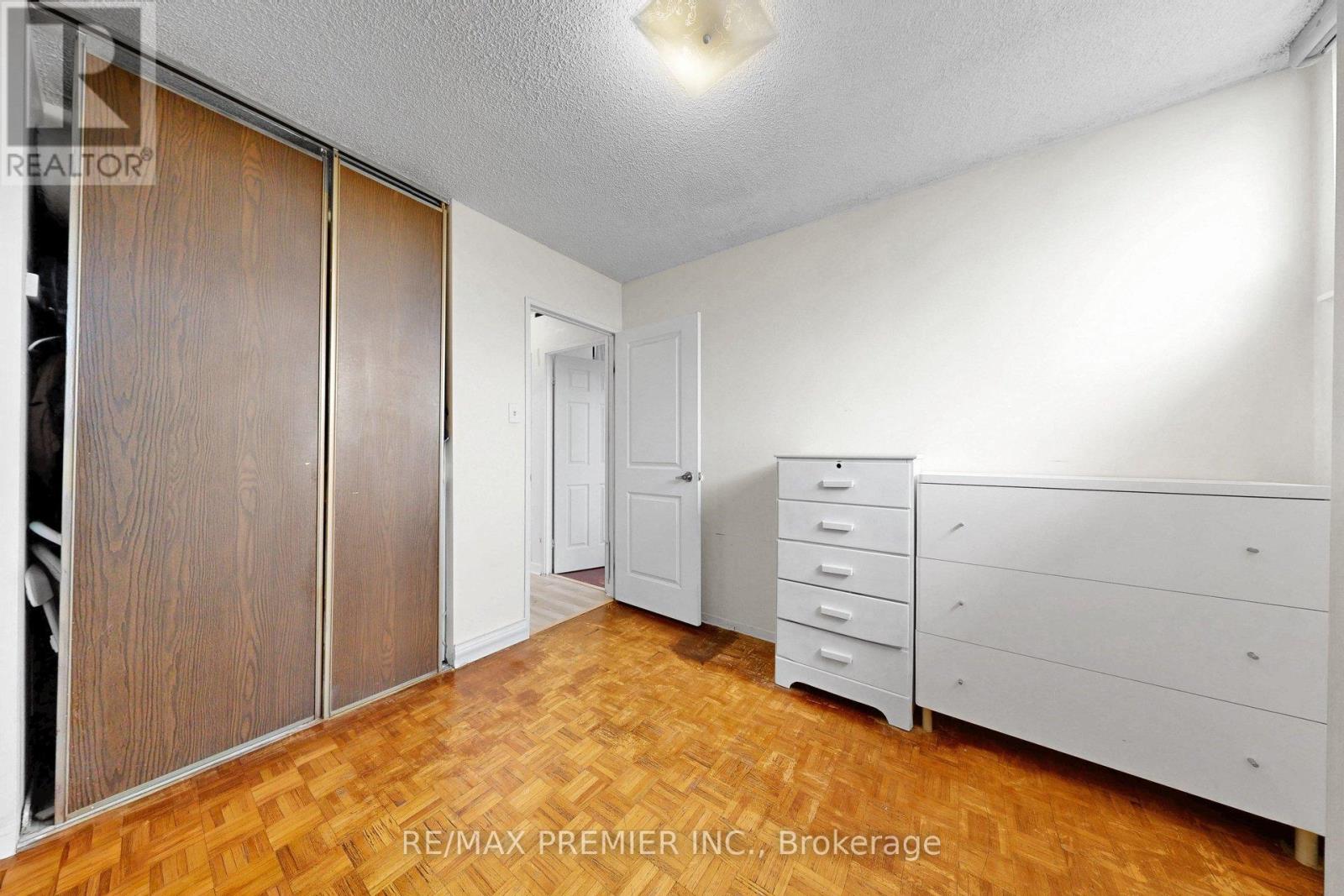 For sale: 428 - 4645 JANE STREET, Toronto (Black Creek), Ontario M3N2K9 ...