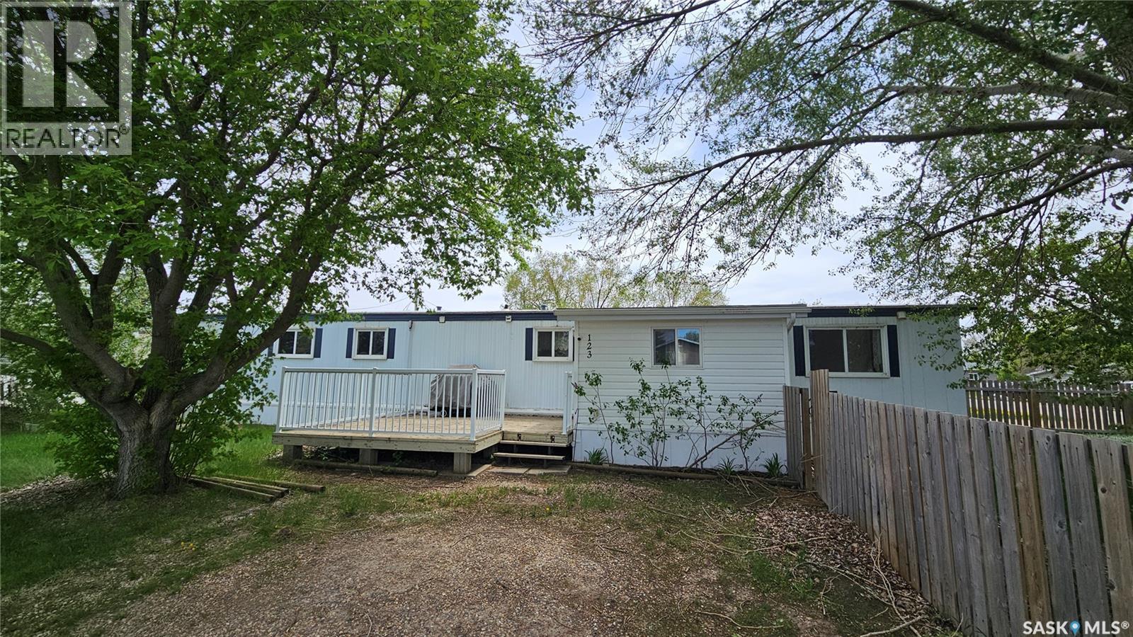 For sale: 123 Dogwood STREET, Caronport, Saskatchewan S0H0S0 - SK030049 ...