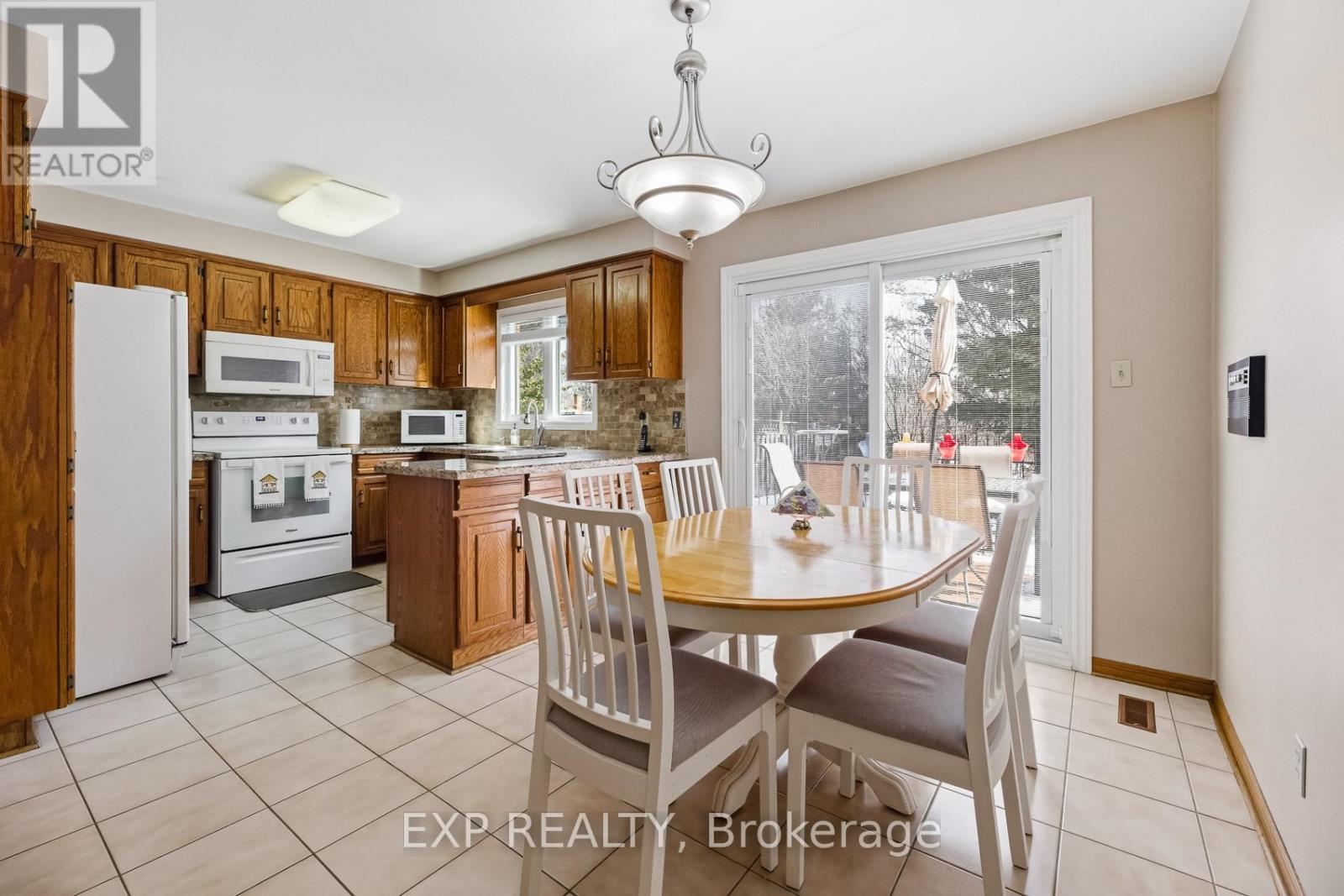 For sale: 81 SOUTHGATE CRESCENT, Richmond Hill (Doncrest), Ontario ...