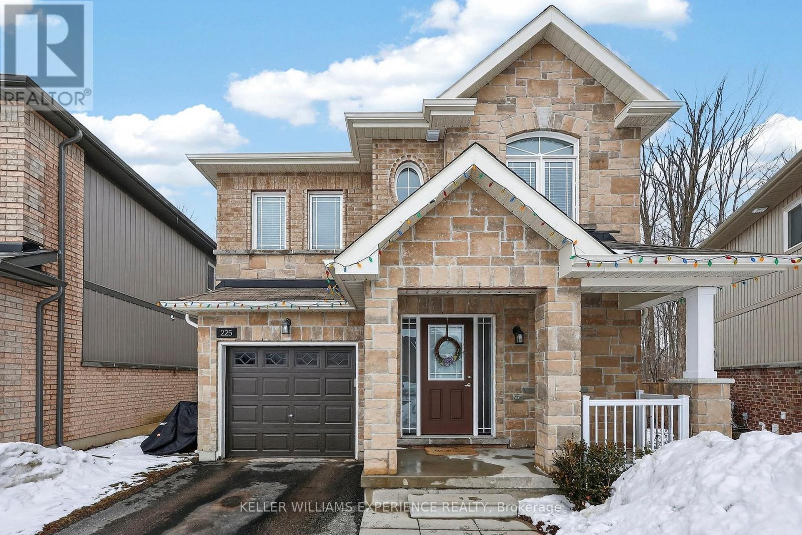 For sale: 225 DIANA DRIVE, Orillia, Ontario L3V8J8 - S12918272 | REALTOR.ca