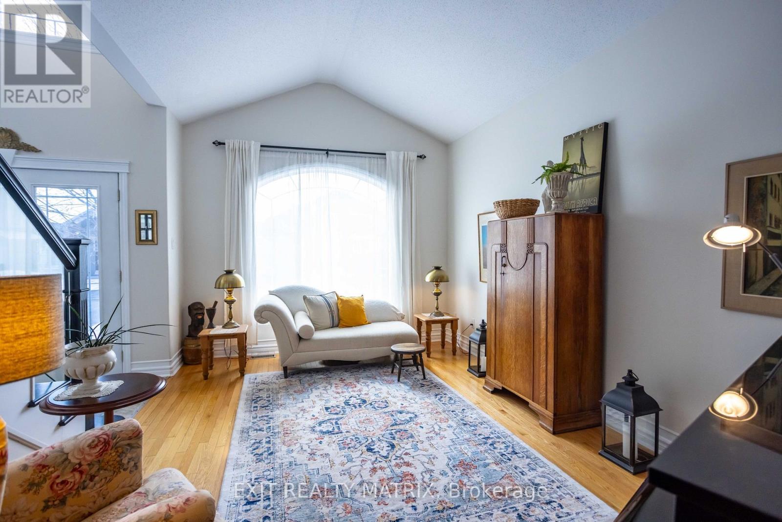 For sale: 48 DE LA RIVE DRIVE, Russell, Ontario K0A1W0 - X12920460 ...