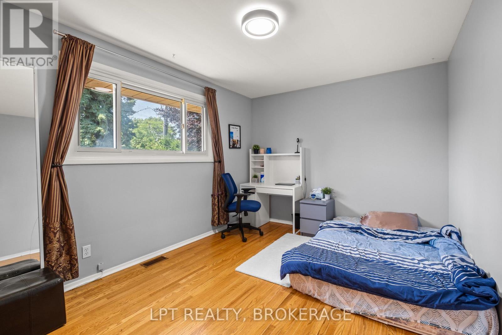 For sale: 14 HERCHMER CRESCENT, Kingston (Central City West), Ontario ...