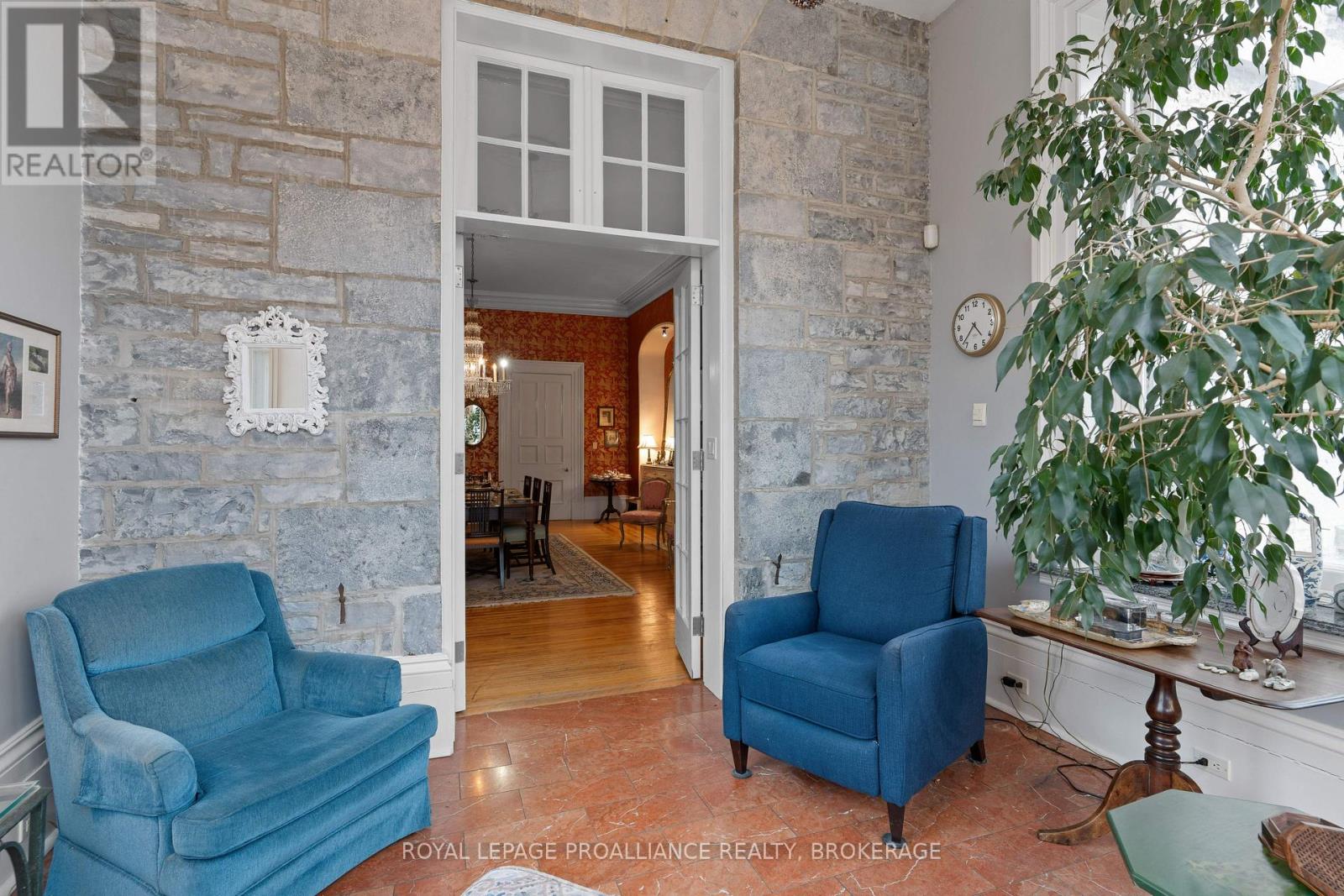 For sale: 3 EMILY STREET, Kingston (Central City East), Ontario K7L2W2 ...