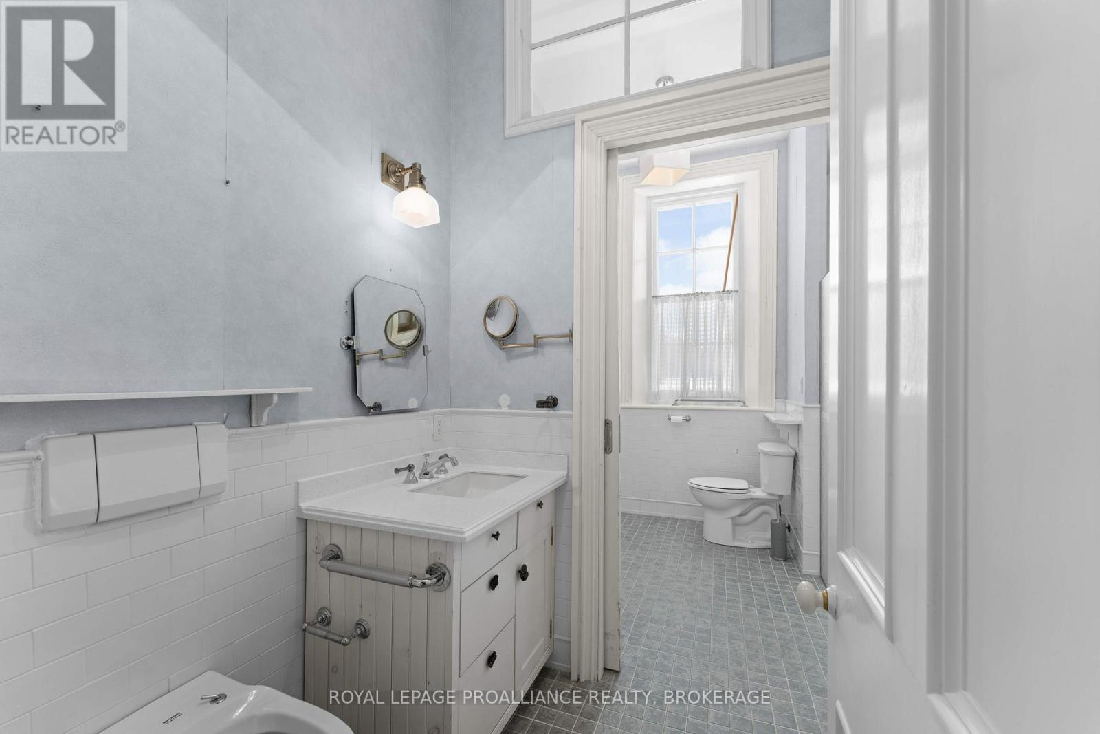 For sale: 3 EMILY STREET, Kingston (Central City East), Ontario K7L2W2 ...