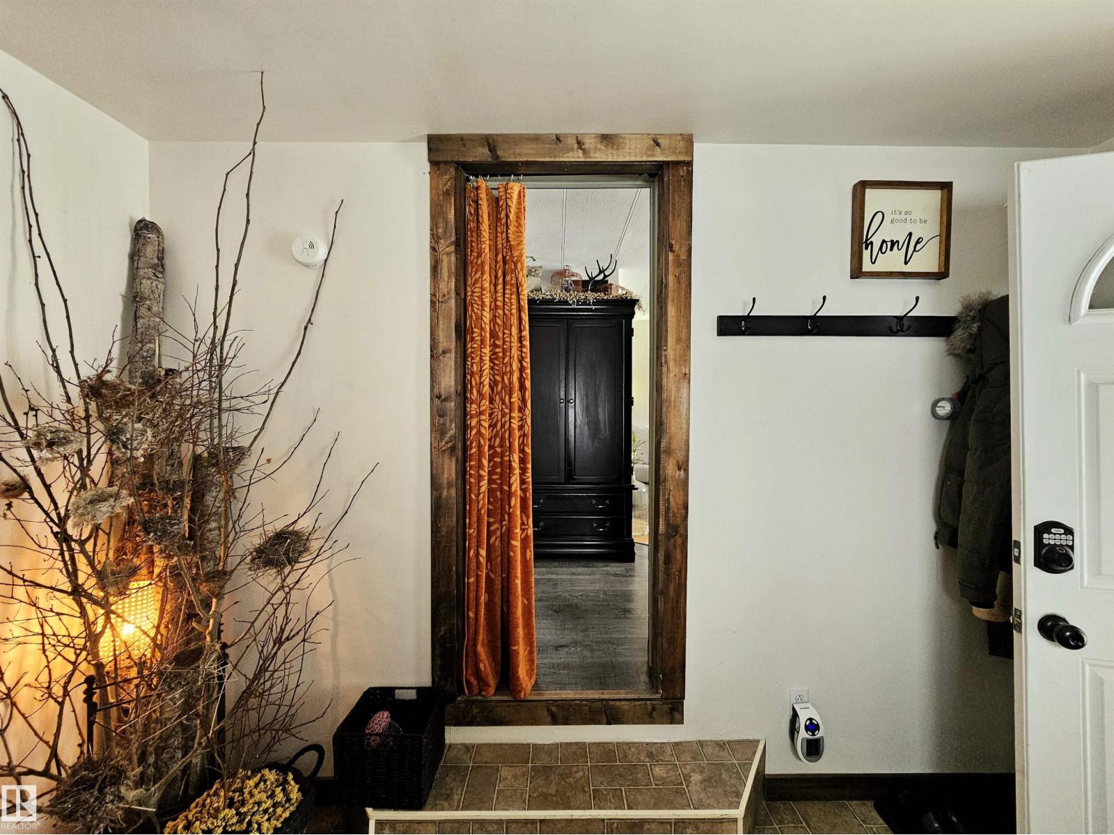 For sale: 4904 52 AV, Breton, Alberta T0C0B8 - E4479212 | REALTOR.ca