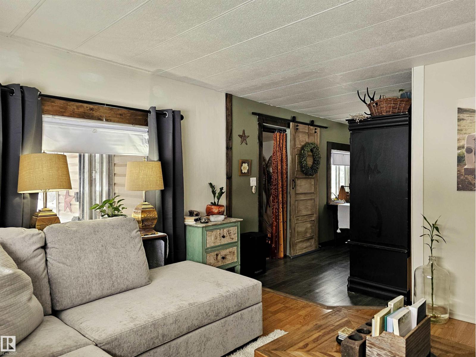 For sale: 4904 52 AV, Breton, Alberta T0C0B8 - E4479212 | REALTOR.ca