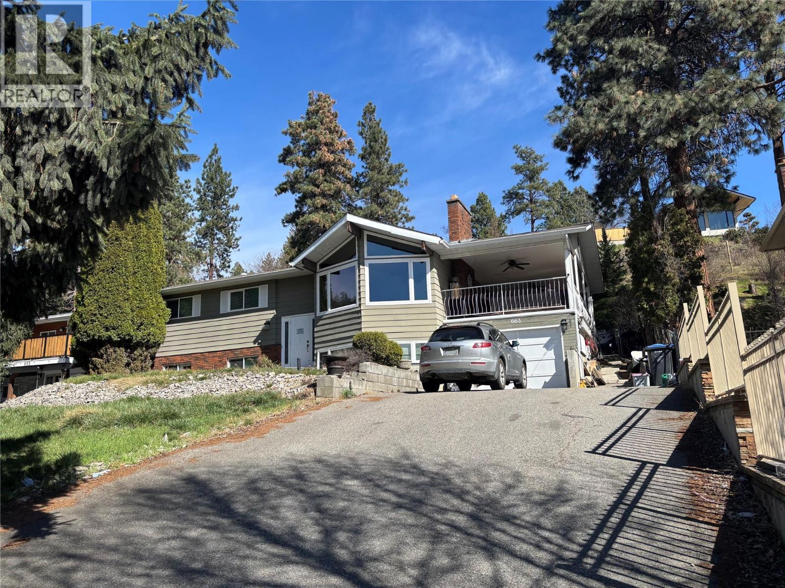For sale: 663 Clifton Avenue, Kelowna, British Columbia V1V1A7 ...