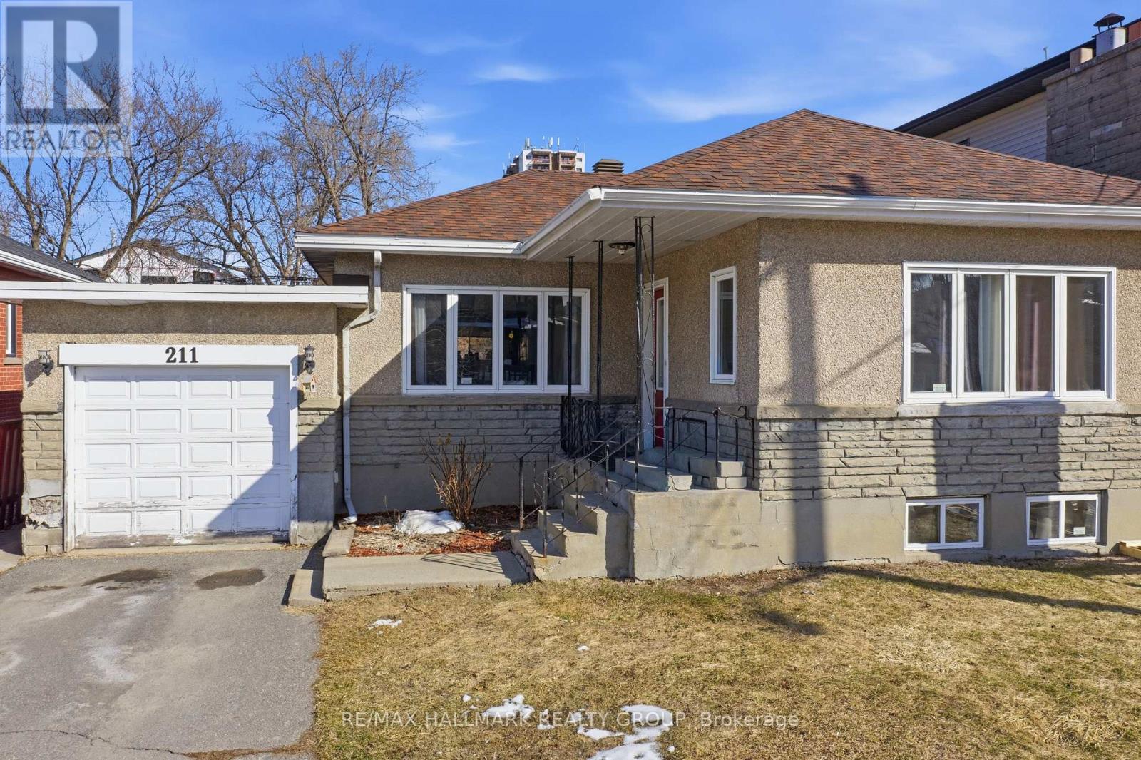 For sale: 211 COLUMBUS AVENUE, Ottawa, Ontario K1K1P7 - X12925718 ...
