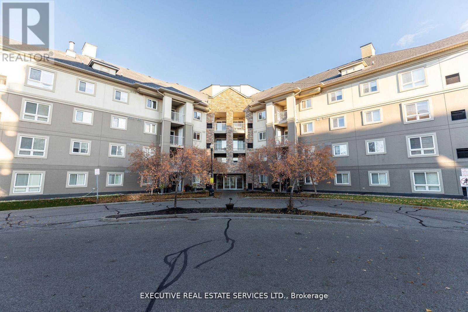 For sale: #203 - 4 DAYSPRING CIRCLE, Brampton (Goreway Drive Corridor ...