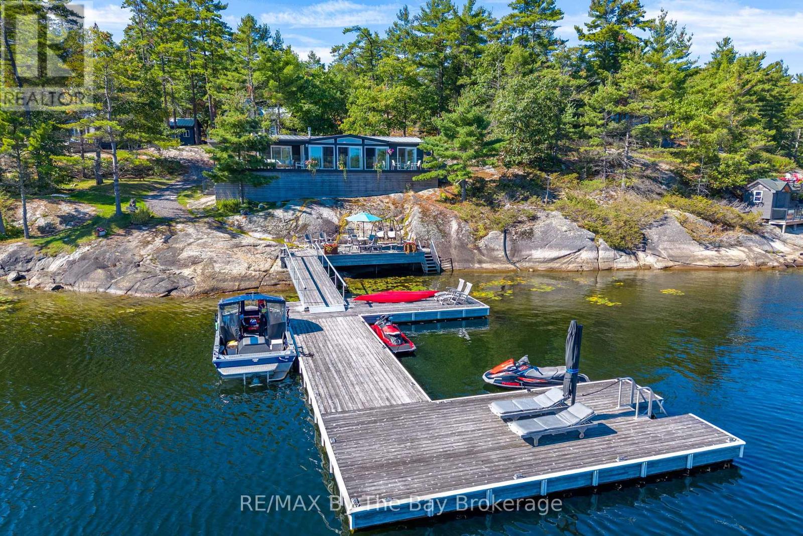 For sale: 18152 GEORGIAN BAY SHORE, Georgian Bay (Gibson), Ontario ...