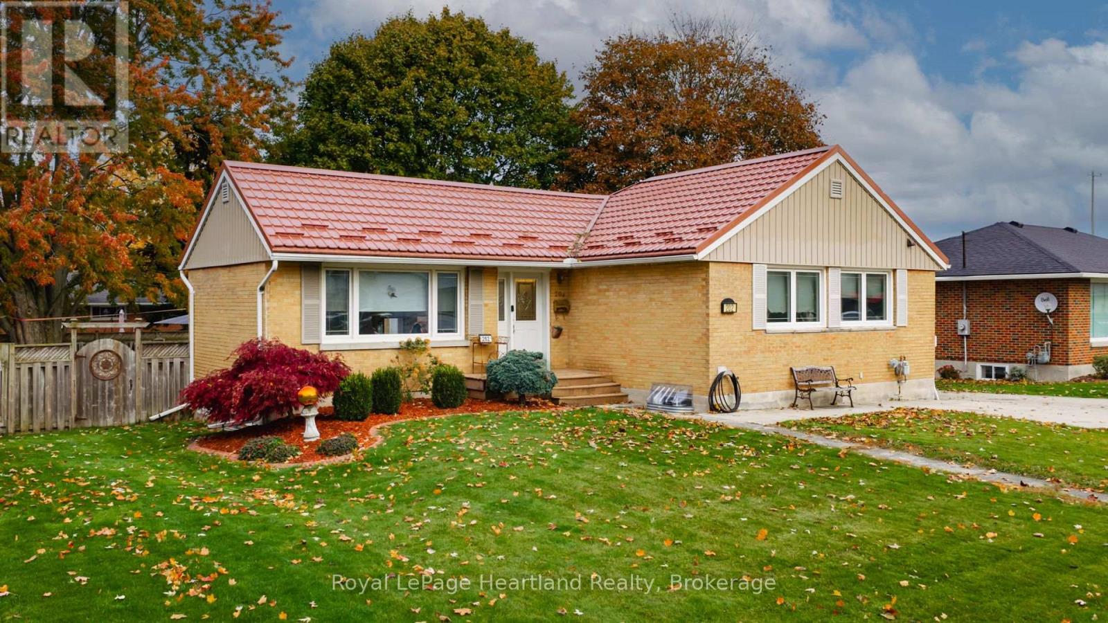 For sale: 202 ST. DAVID STREET, West Perth (Mitchell), Ontario N0K1N0 ...
