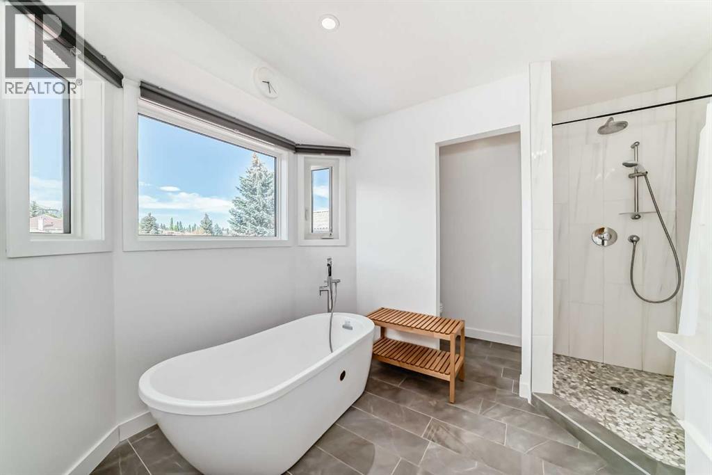 7 Signature Mews SW, Calgary, Alberta T3H2V6 - A2286465 | REALTOR.ca