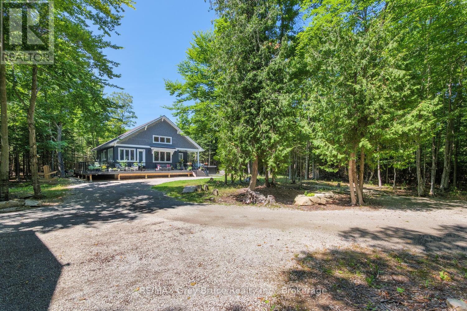 For sale: 110 MAPLE GOLF CRESCENT, Northern Bruce Peninsula, Ontario ...