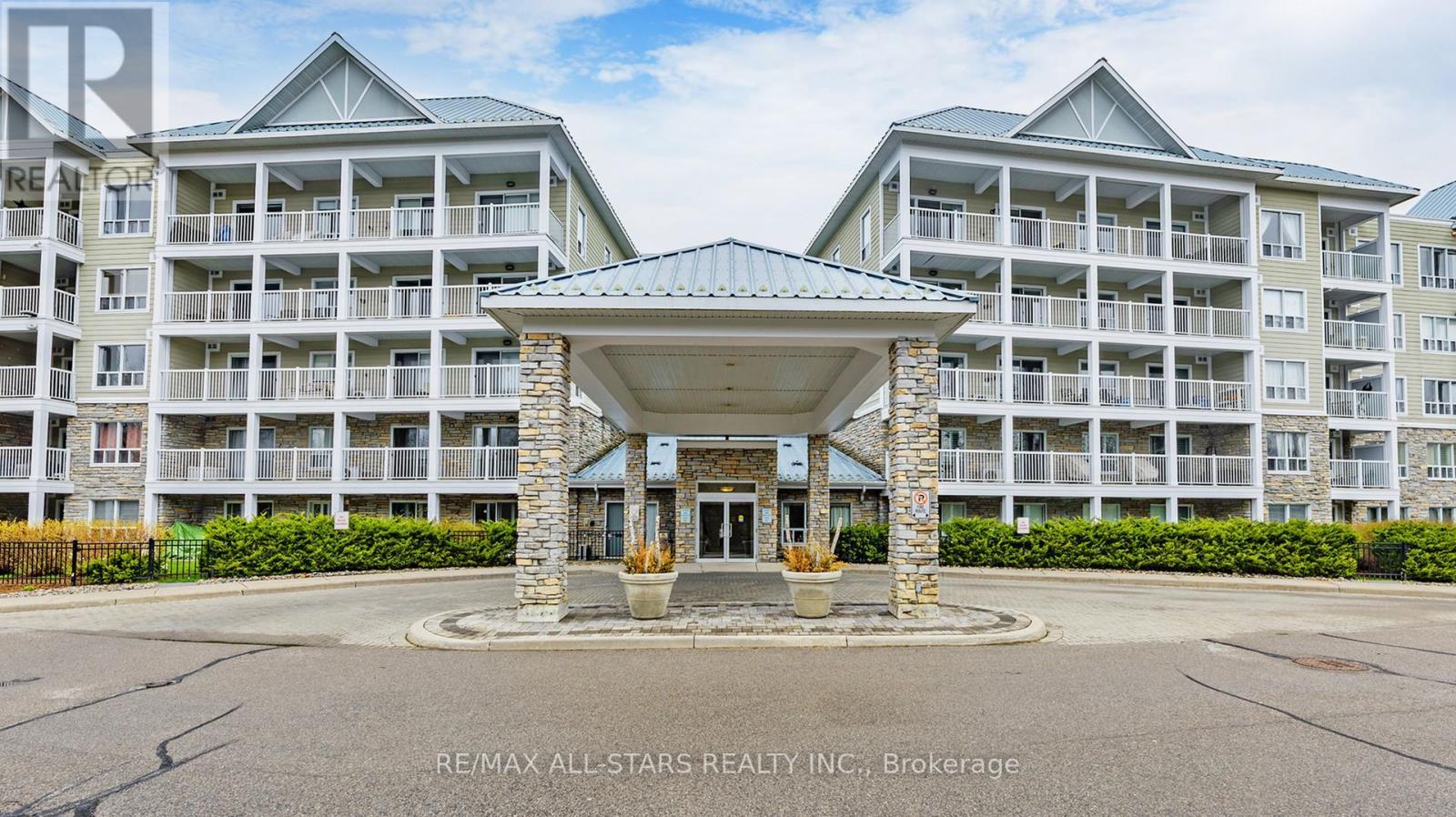 For sale: 327 - 900 BOGART MILL TRAIL, Newmarket (Gorham-College Manor ...