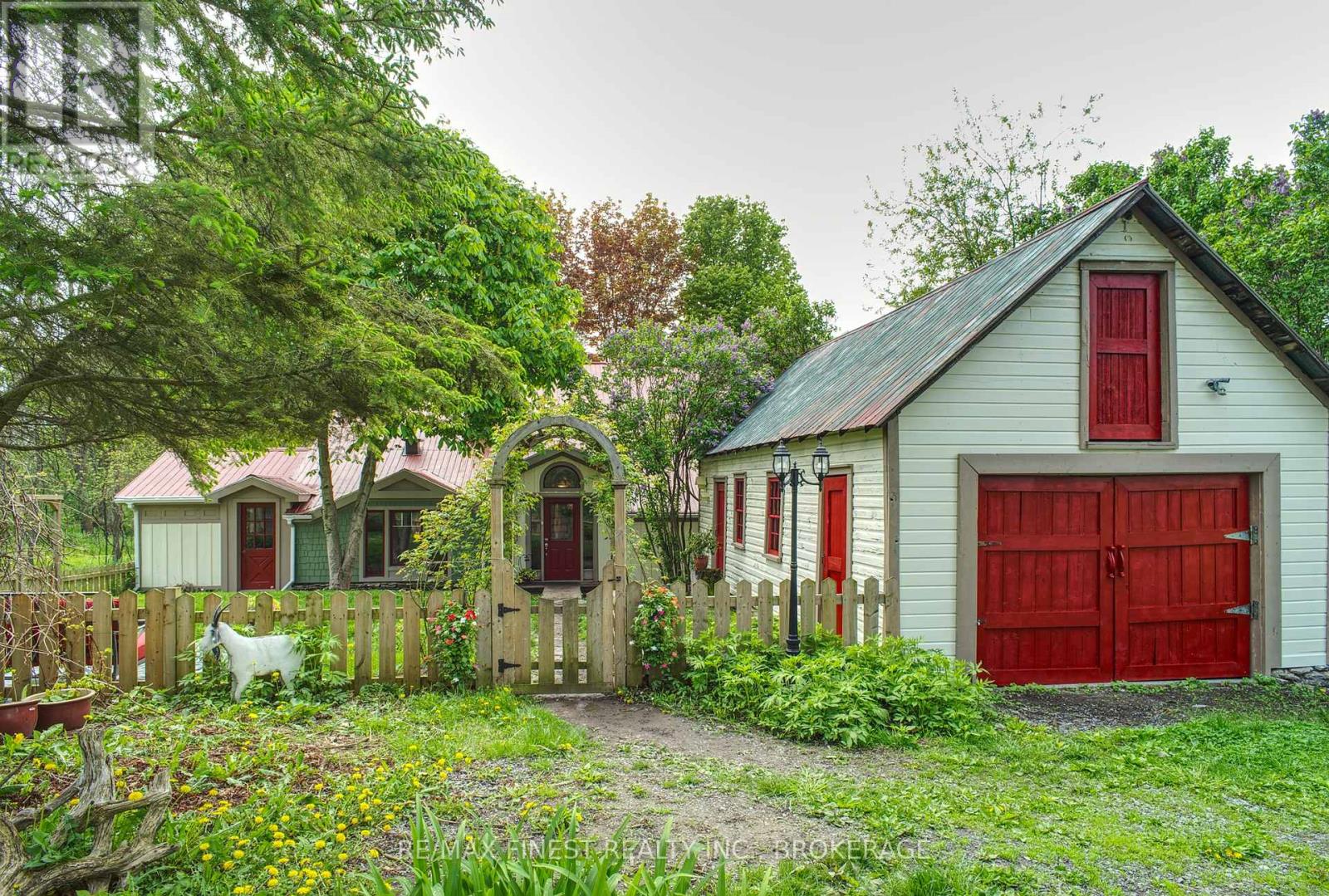 For sale: 14005 FRONT ROAD, Loyalist (Lennox and Addington - South ...