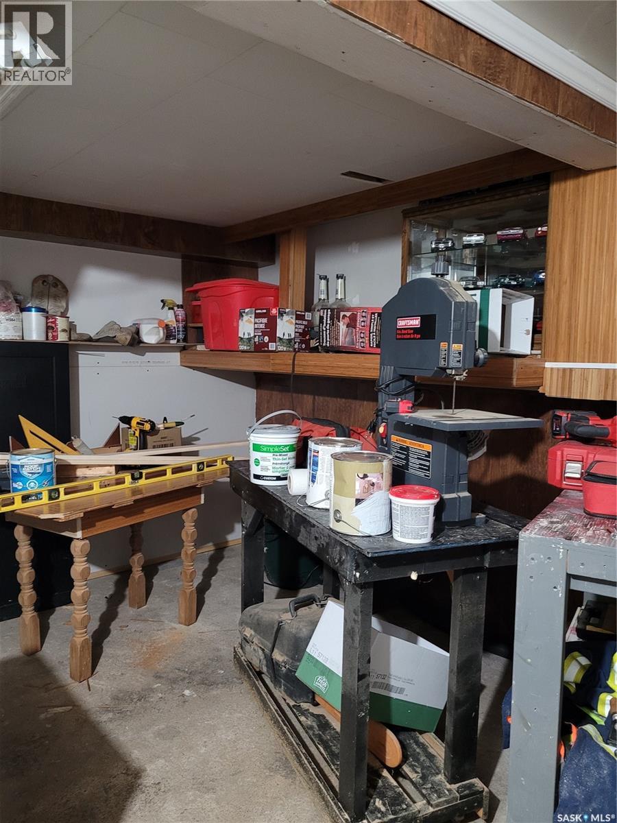 For sale: 99 Dziendzielowski AVENUE, Cudworth, Saskatchewan S0K1B0 ...