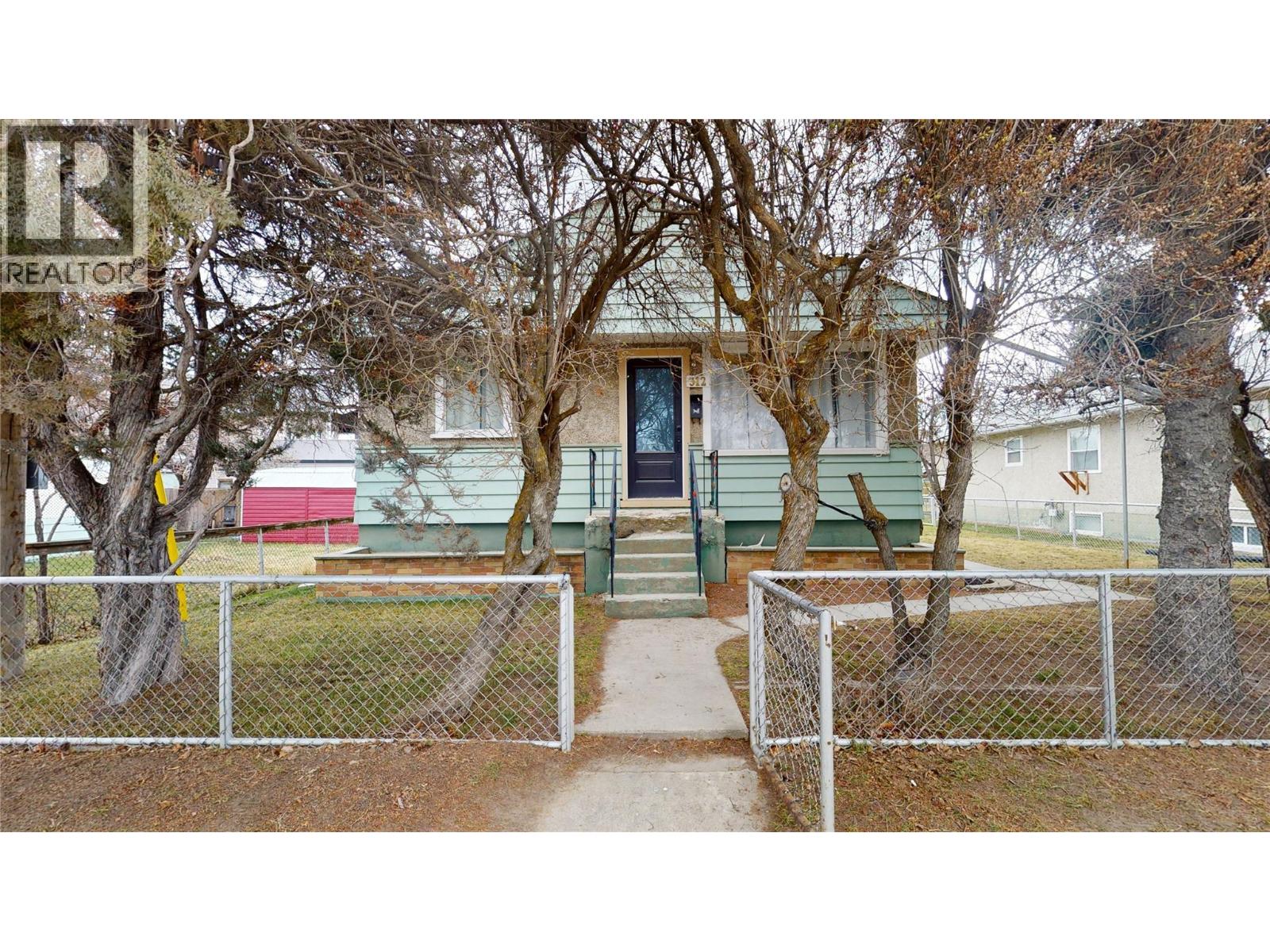 For sale: 312 16th Avenue N, Cranbrook, British Columbia V1C3W5 ...