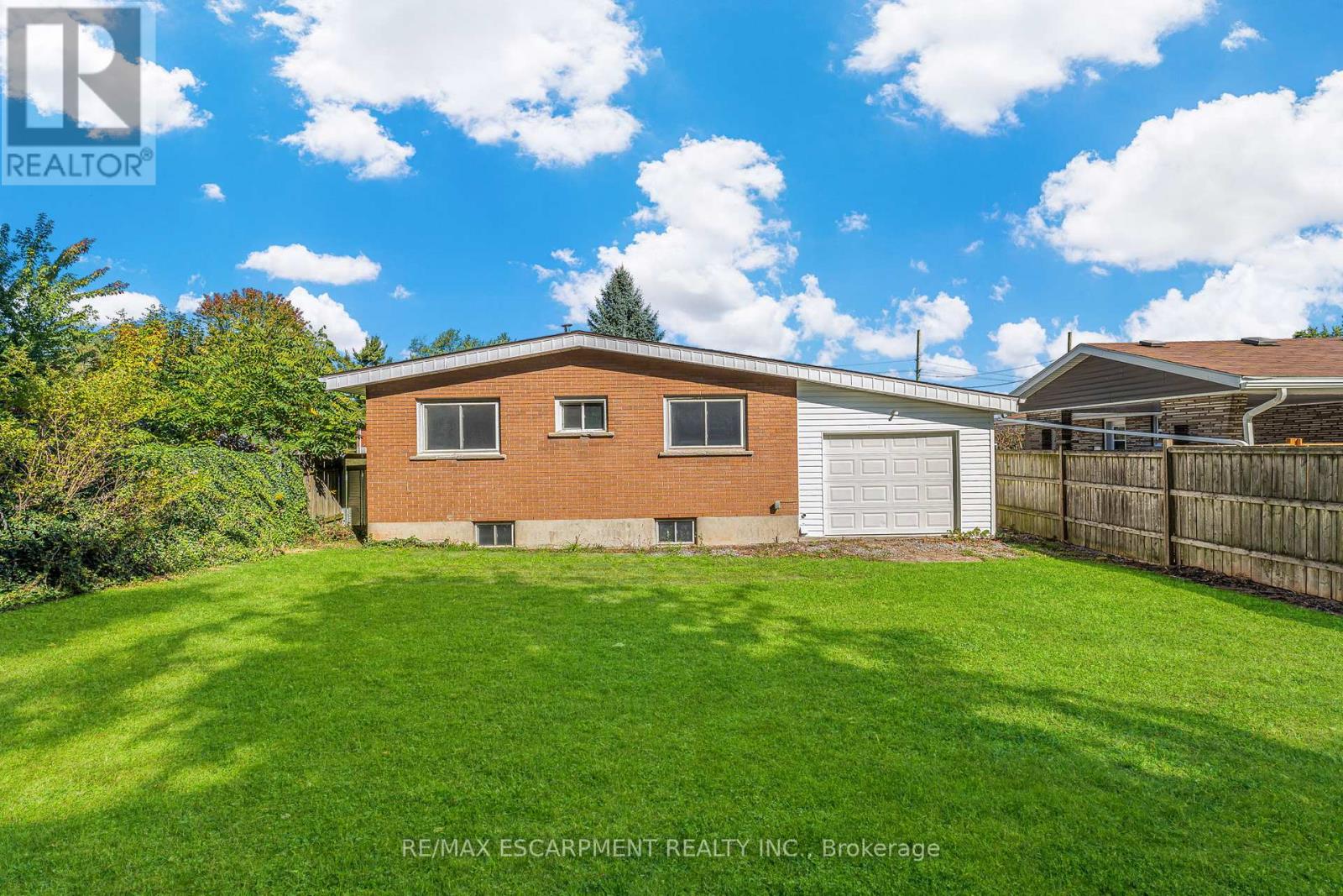 For sale: 6122 MAYFAIR DRIVE, Niagara Falls (Stamford), Ontario L0R2A0 ...