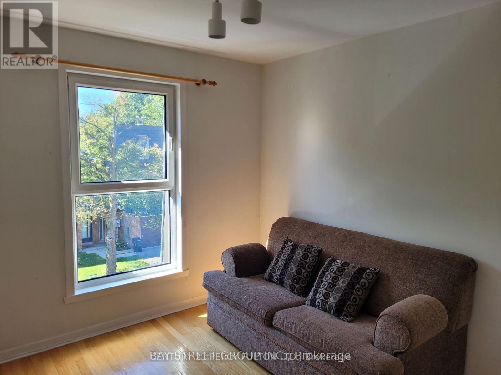For rent: 21 SEGO ROYALWAY, Toronto (Hillcrest Village), Ontario M2H1L3 ...