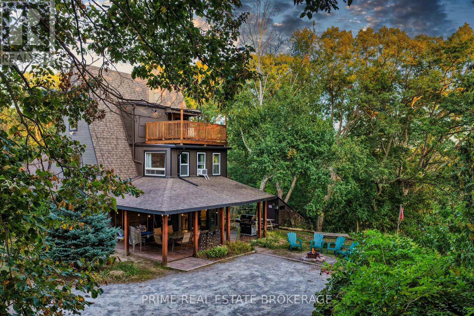 For sale: 7166 OUTER DRIVE, Lambton Shores (Port Franks), Ontario ...