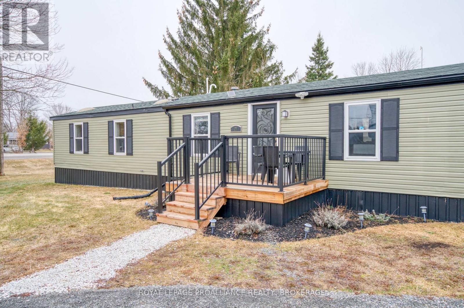 For sale: 1 TAYLOR STREET, Rideau Lakes, Ontario K0G1E0 - X12953678 ...
